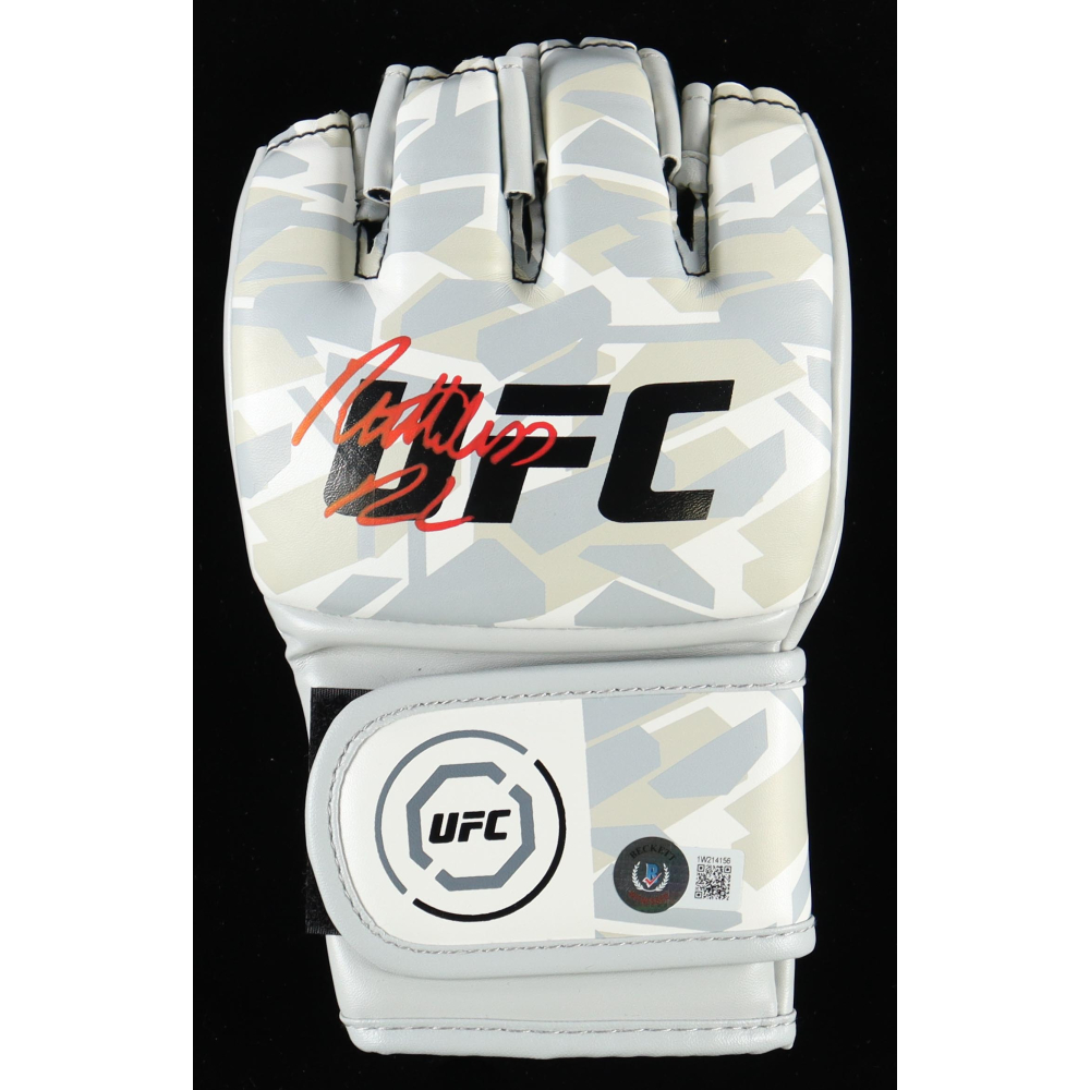 Robbie Lawler Signed UFC Glove Inscribed "Ruthless" (Beckett ...