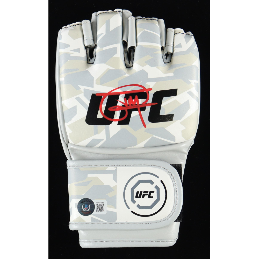 Ian Machado Garry Signed UFC Glove (Beckett) | Pristine Auction