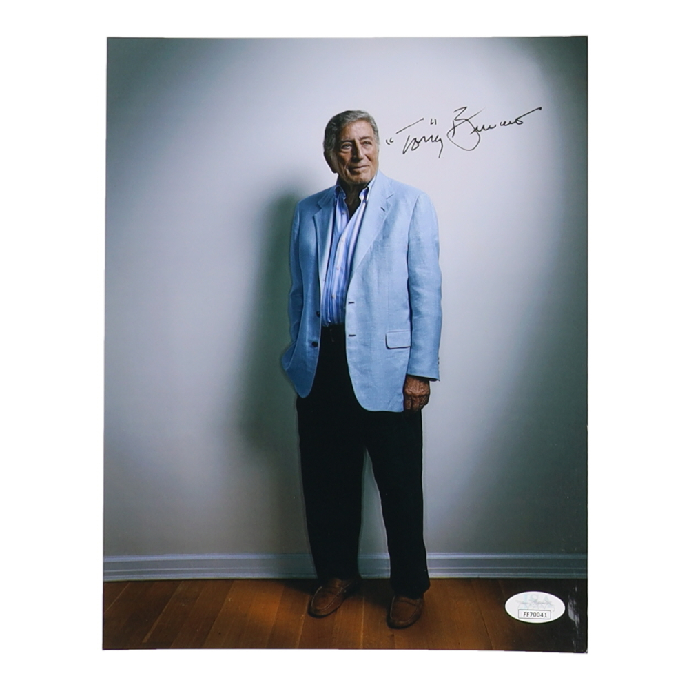 Tony Bennett Signed 8x10 Photo (JSA) | Pristine Auction