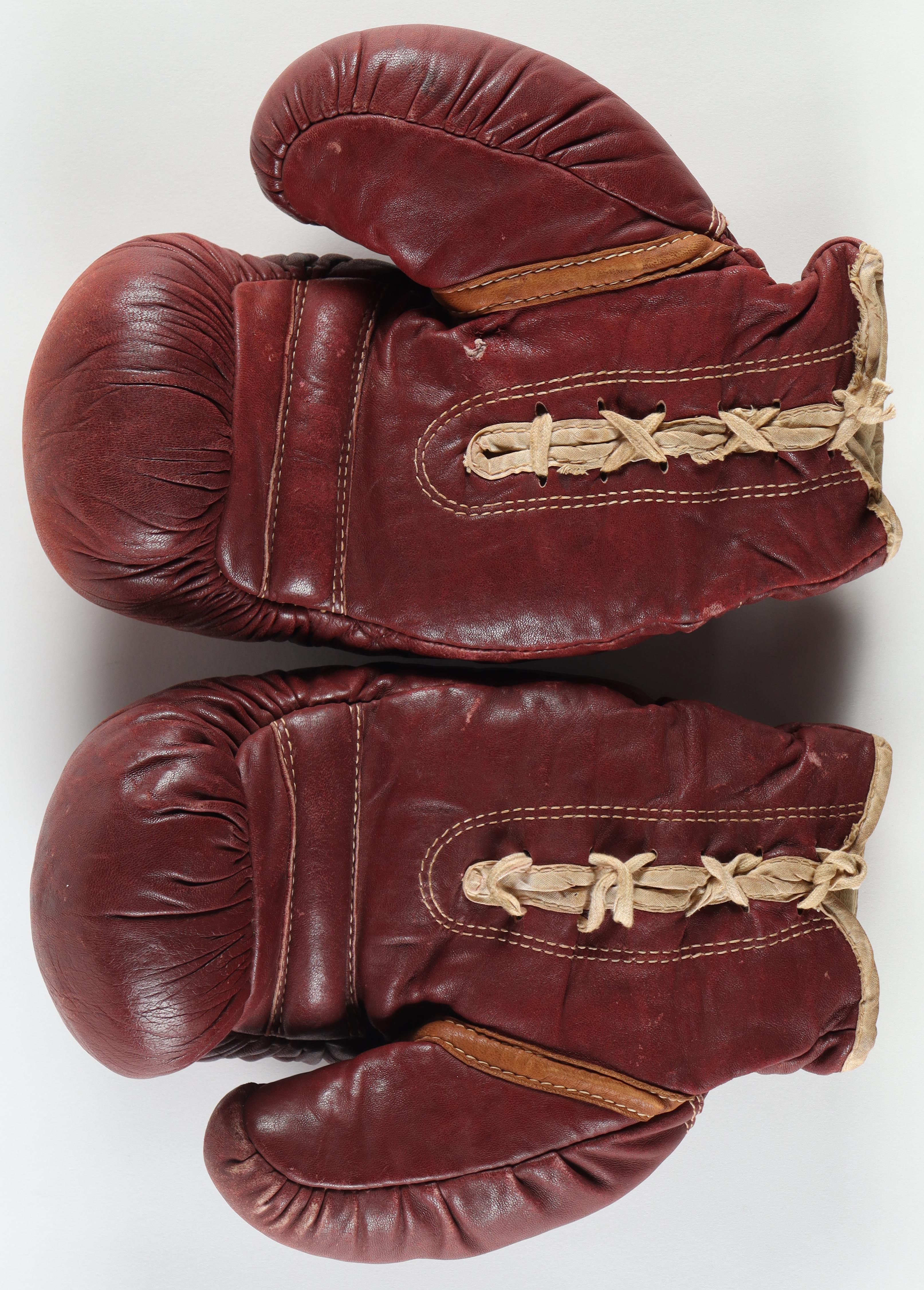Mike Tyson Signed Vintage 1960 Spalding Burgundy Boxing Glove In Photo ...