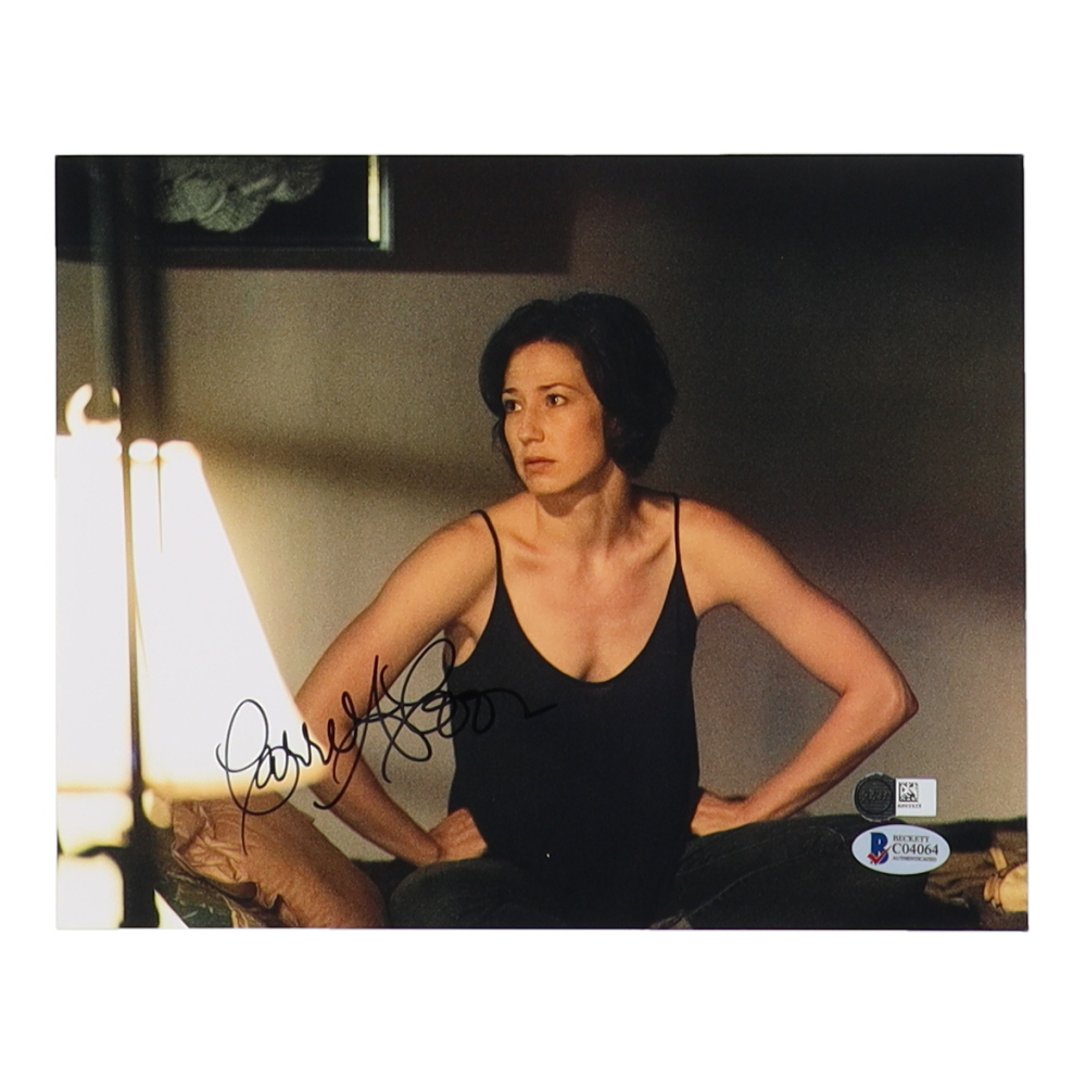 Carrie Coon Signed "The Leftovers" 8x10 Photo (Beckett) | Pristine Auction