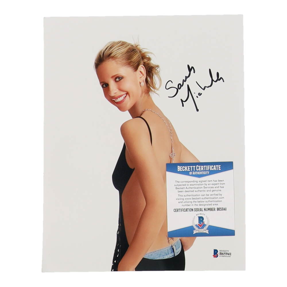 Sarah Michelle Gellar Signed 8x10 Photo (Beckett) | Pristine Auction