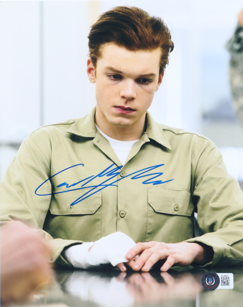 Cameron Monaghan Signed "Shameless" 8x10 Photo (Beckett) | Pristine Auction