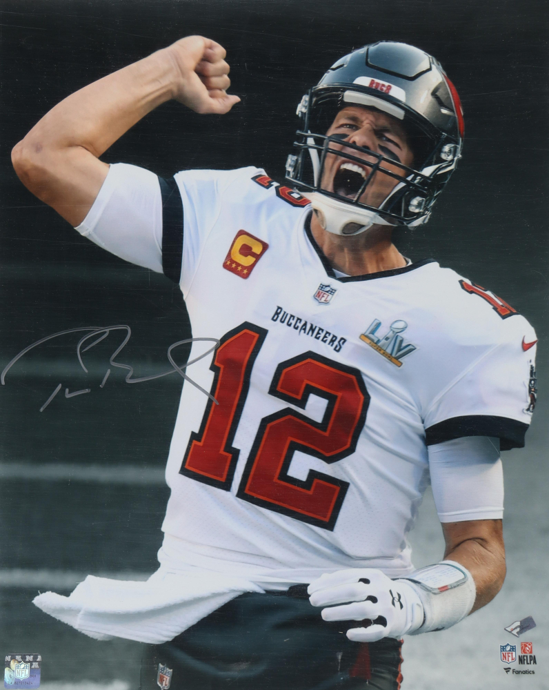 Tom Brady Signed Buccaneers 16x20 Photo (Fanatics) | Pristine Auction