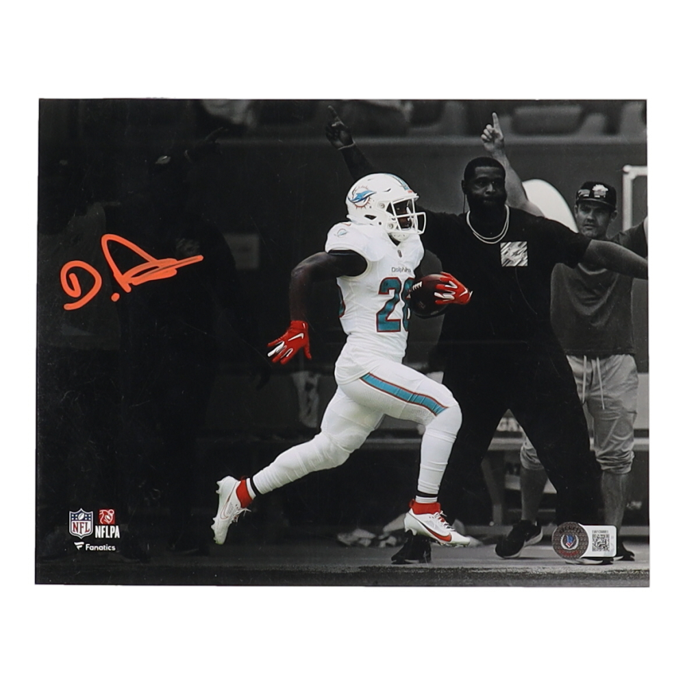 Devon Achane Signed Dolphins 8x10 Photo (Beckett) | Pristine Auction