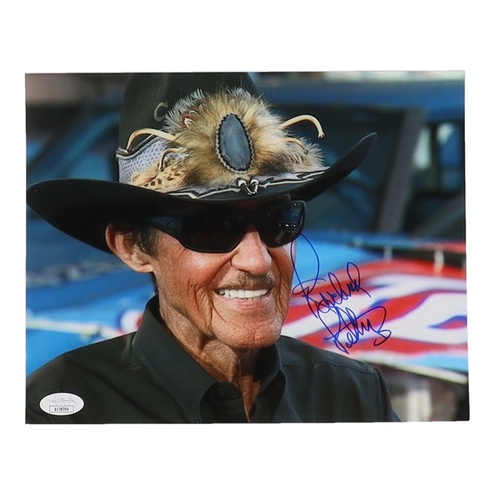 Richard Petty Signed NASCAR 8x10 Photo (Beckett) | Pristine Auction