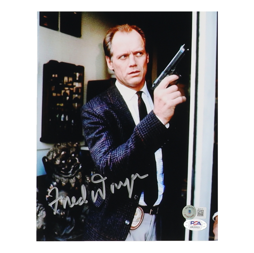 Fred Dryer Signed "Hunter" 8x10 Photo (Beckett) | Pristine Auction