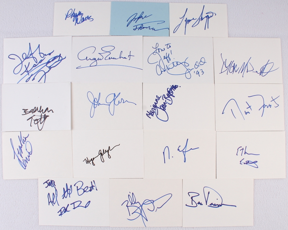 Lot of (18) Signed Index Cards with Bodhi Elfman, Phyllis Davis, Bruce ...
