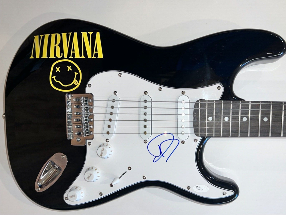 Dave Grohl Signed 39" Electric Guitar (JSA) | Pristine Auction