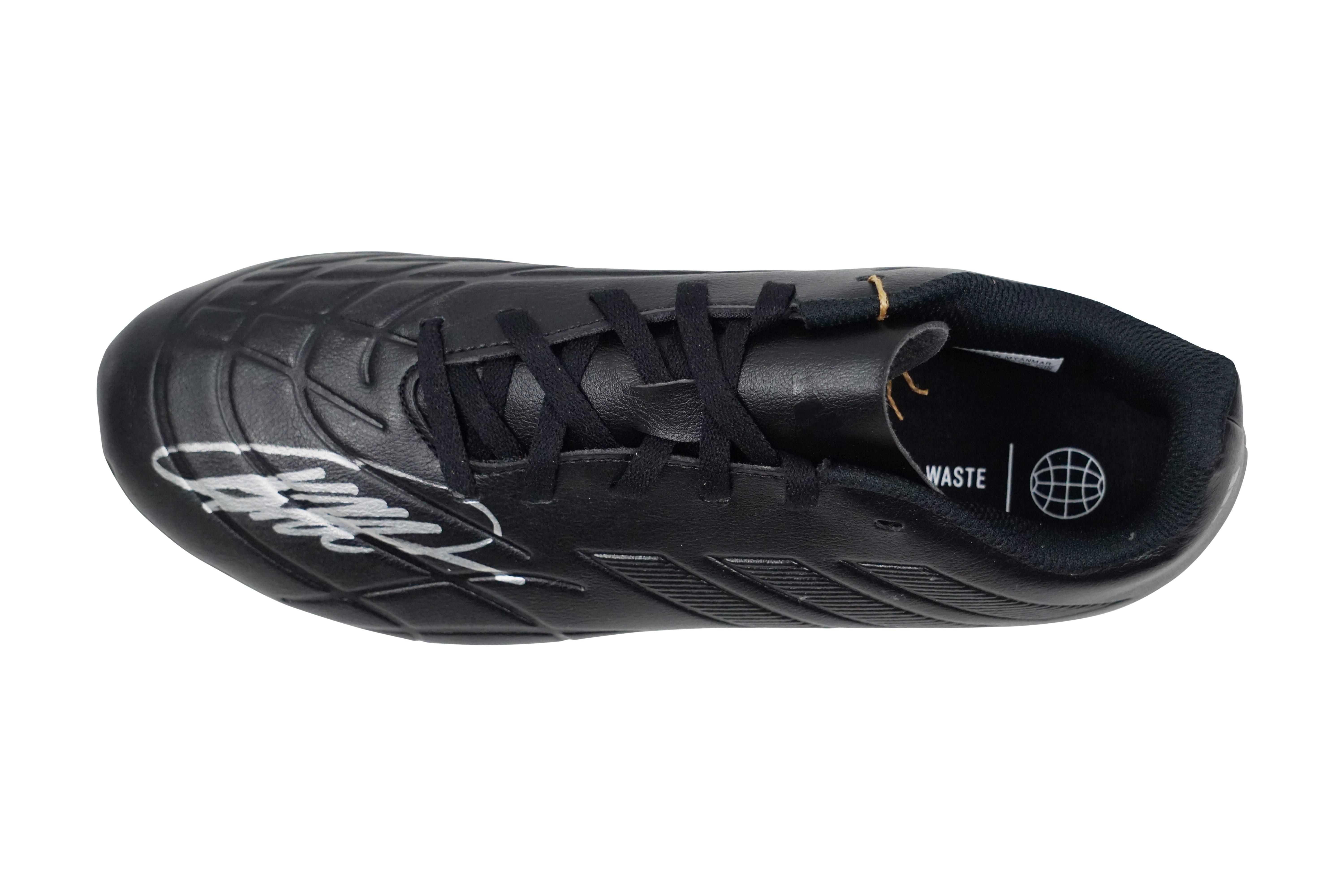 Kaka Signed Adidas Soccer Cleat (Beckett) | Pristine Auction