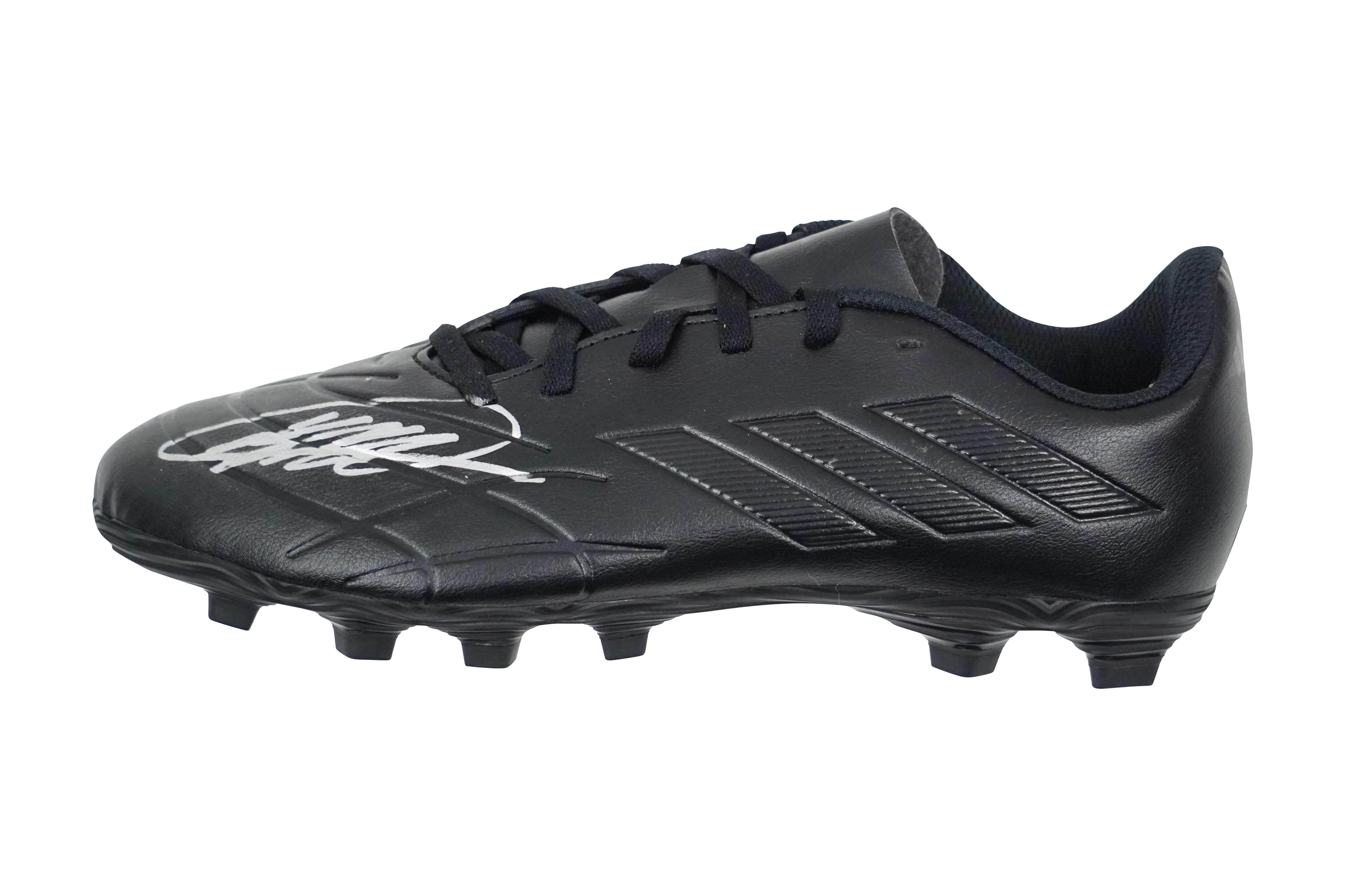 Kaka Signed Adidas Soccer Cleat (Beckett) | Pristine Auction