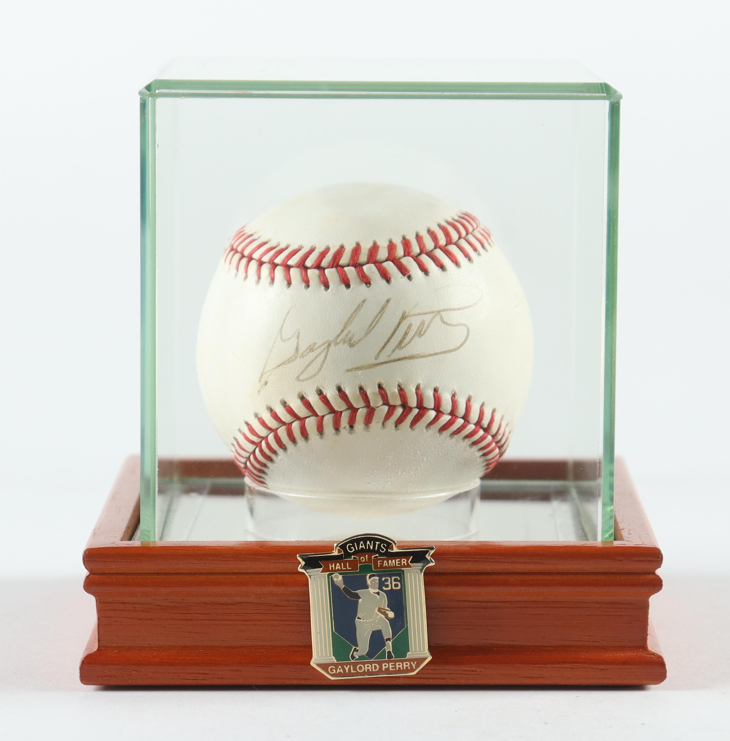 Gaylord Perry Signed ONL Baseball With Display Case & Hall Of Fame ...