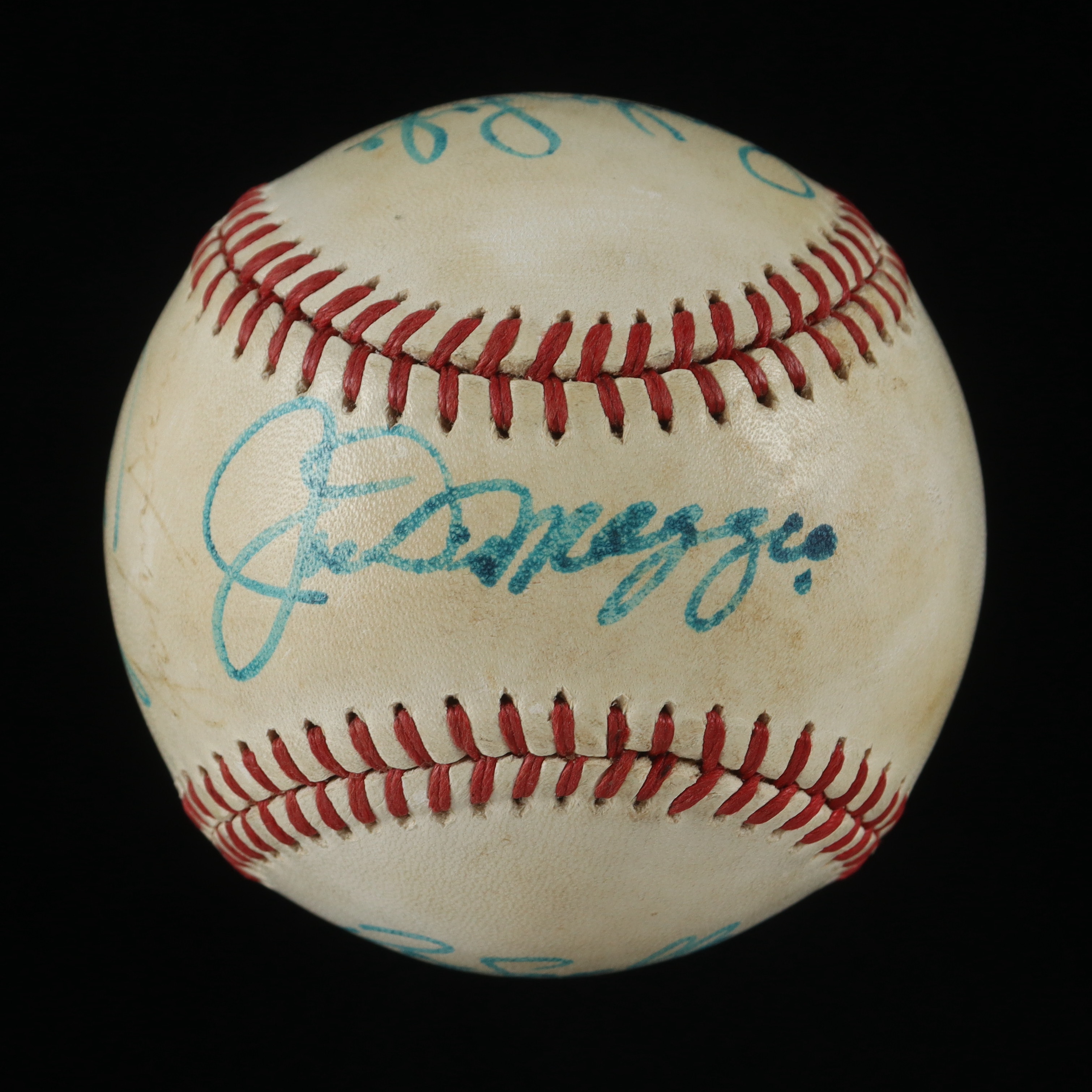 Yankees Greats OAL Baseball With Wood Display Case Signed By (9) With ...