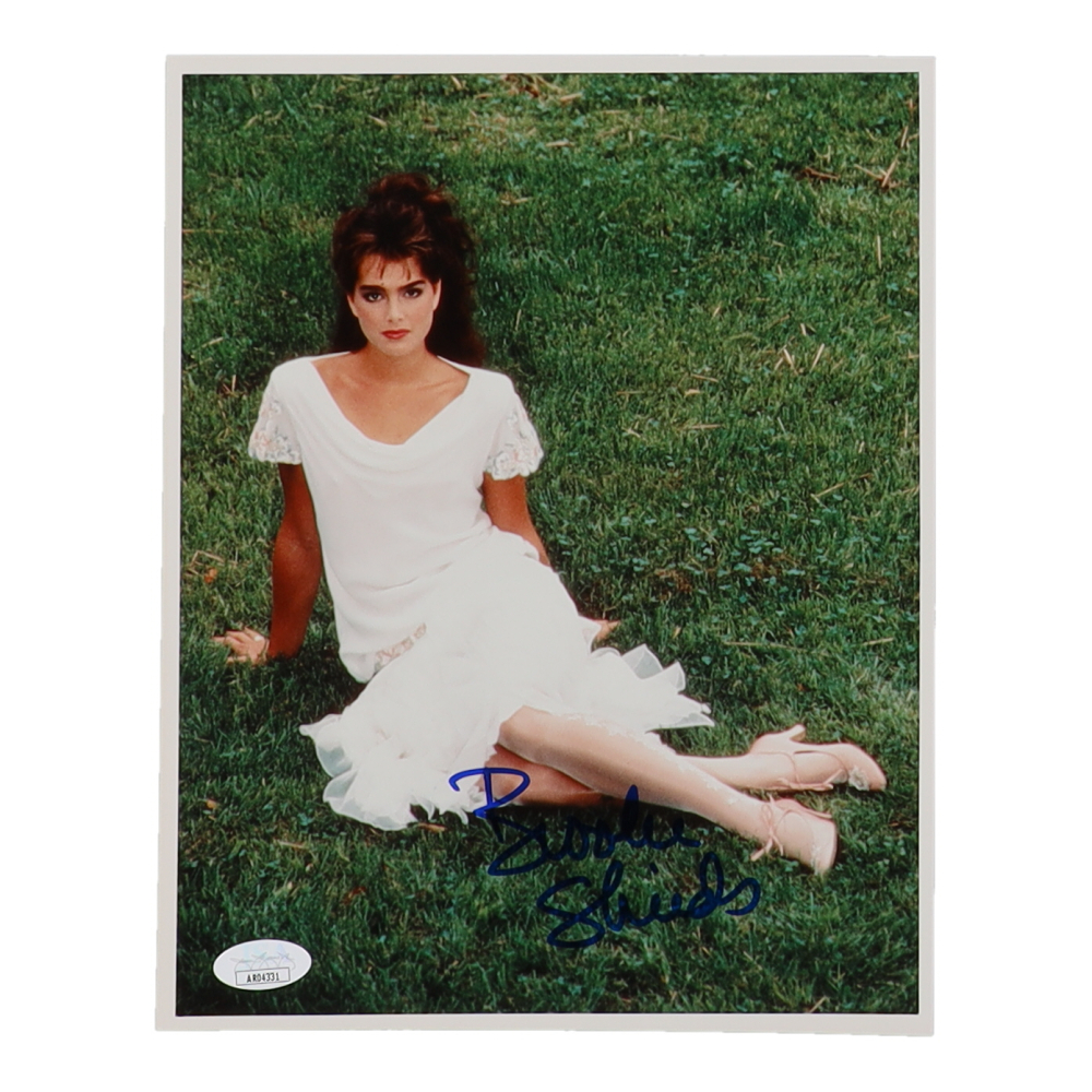 Brooke Shields Signed 8x10 Photo (JSA) | Pristine Auction