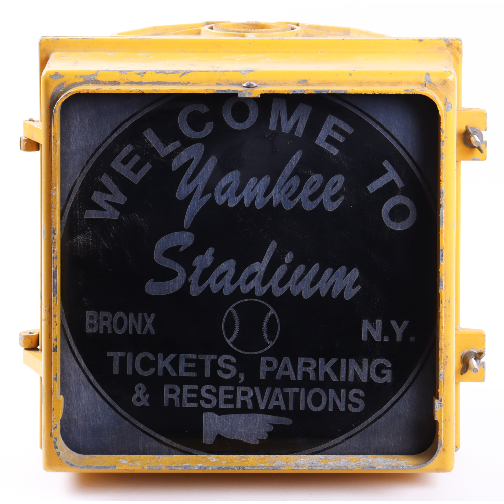 Yankee Stadium Original "Welcome to Yankee Stadium" Street Sign ...