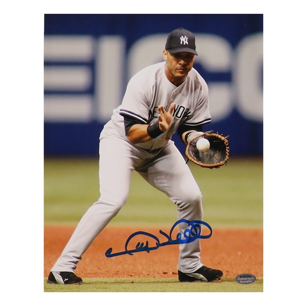 Gary Sheffield Signed Yankees 8x10 Photo (Schwartz) | Pristine Auction