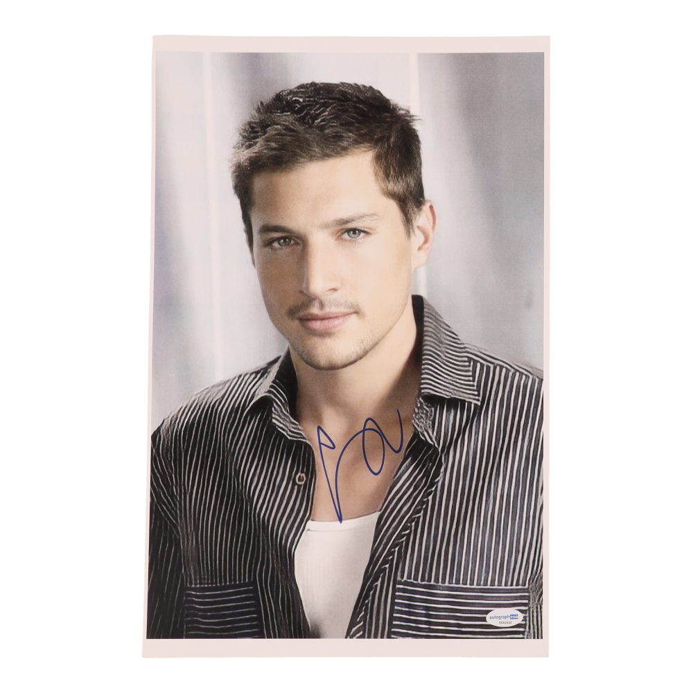 Simon Rex Parker Signed 11x17 Photo (AutographCOA) | Pristine Auction