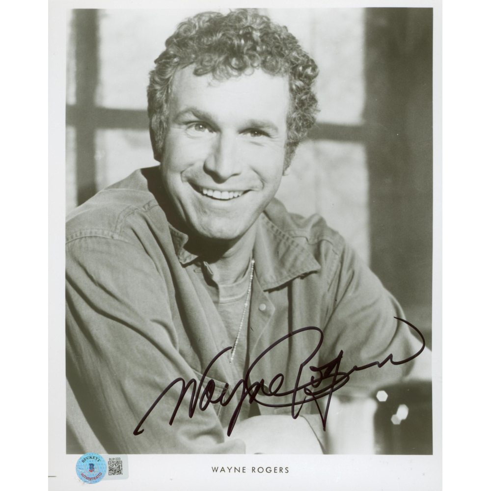 Wayne Rogers Signed "M*A*S*H" 8x10 Photo (Beckett) | Pristine Auction