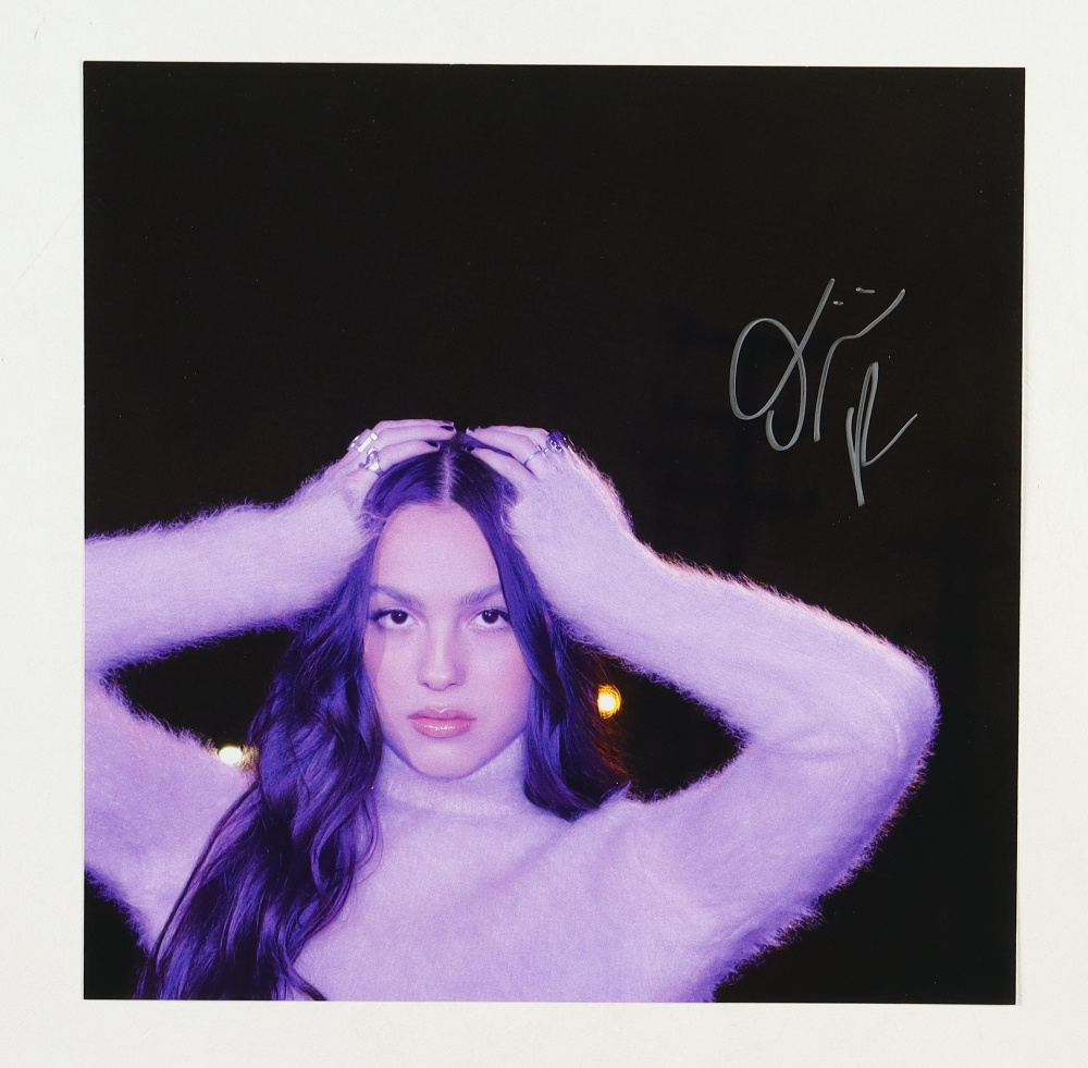 Olivia Rodrigo Signed "GUTS" Vinyl Record Album Insert (JSA) | Pristine ...