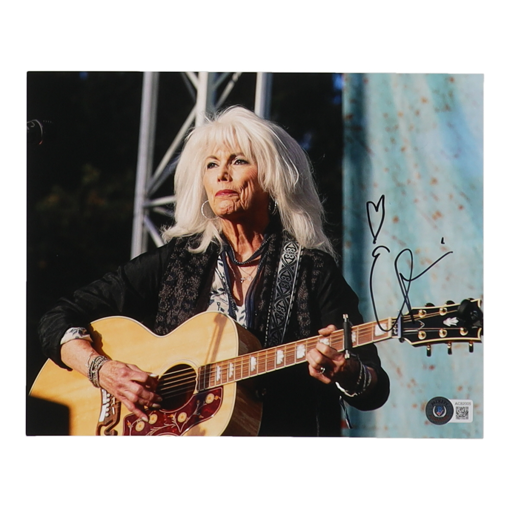 Emmylou Harris Signed 8x10 Photo (Beckett) | Pristine Auction