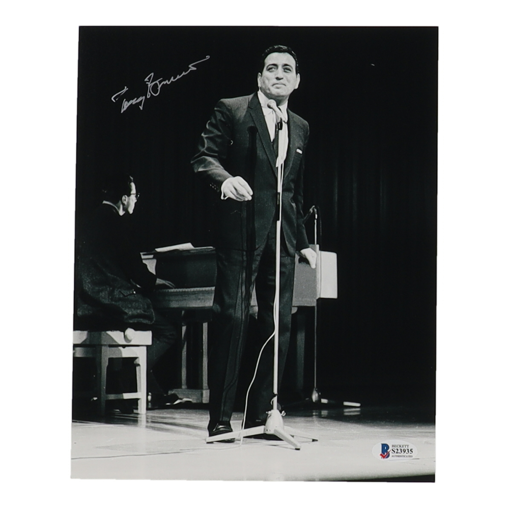 Tony Bennett Signed 8x10 Photo (Beckett) | Pristine Auction