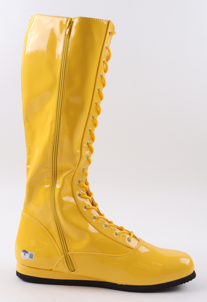 Hulk Hogan Signed Wrestling Boot (Beckett) | Pristine Auction
