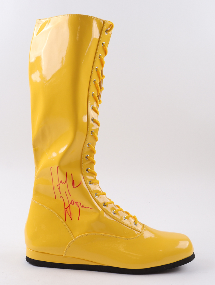 Hulk Hogan Signed Wrestling Boot (Beckett) | Pristine Auction