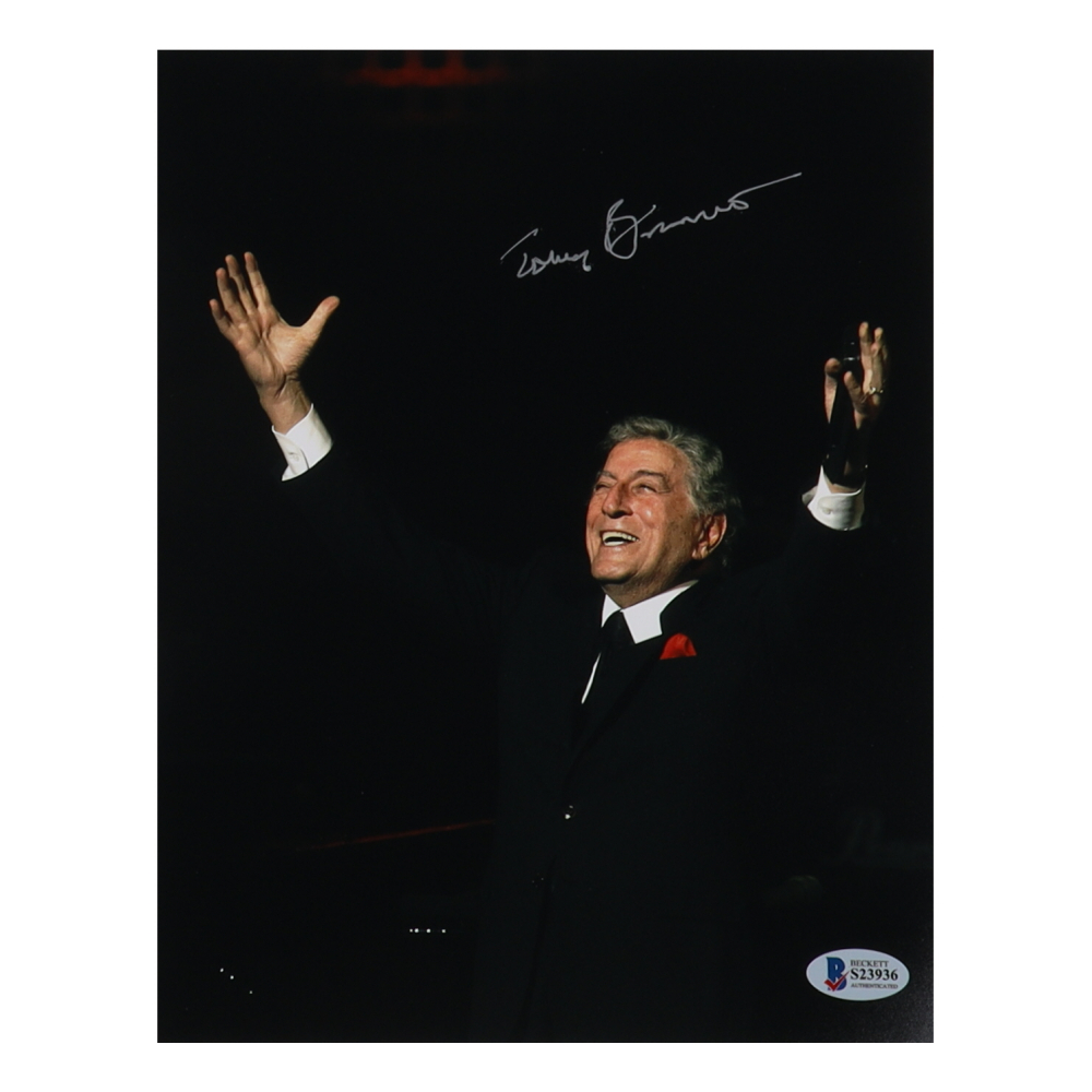 Tony Bennett Signed 8x10 Photo (Beckett) | Pristine Auction
