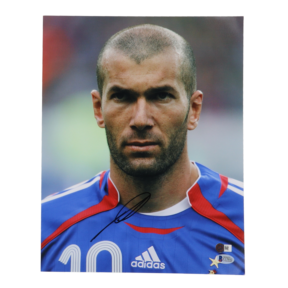Zinedine Zidane Signed 11x14 Photo (Beckett) | Pristine Auction