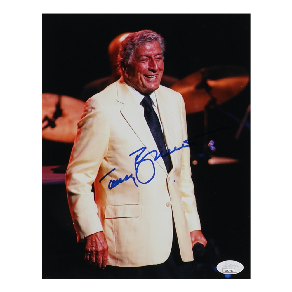 Tony Bennett Signed 8x10 Photo (JSA) | Pristine Auction