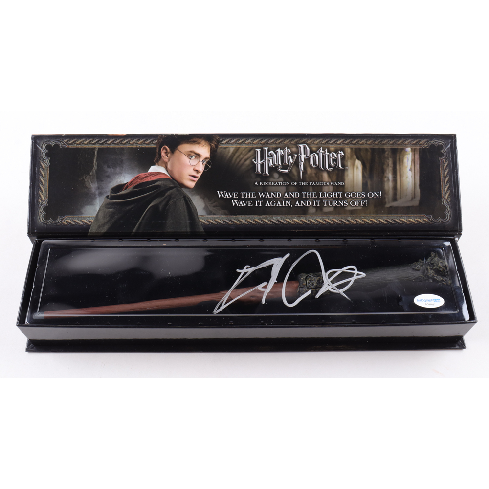 Daniel Radcliffe Signed "Harry Potter" Wand With Original Box ...