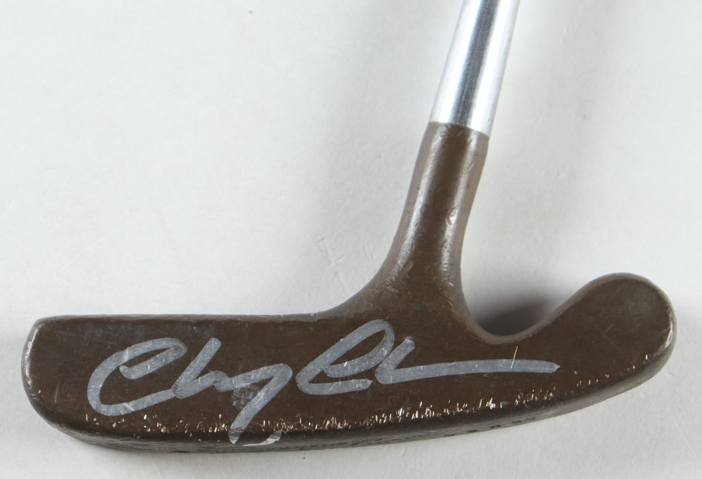 Chevy Chase Signed Vintage Bullseye Putter (Beckett) | Pristine Auction
