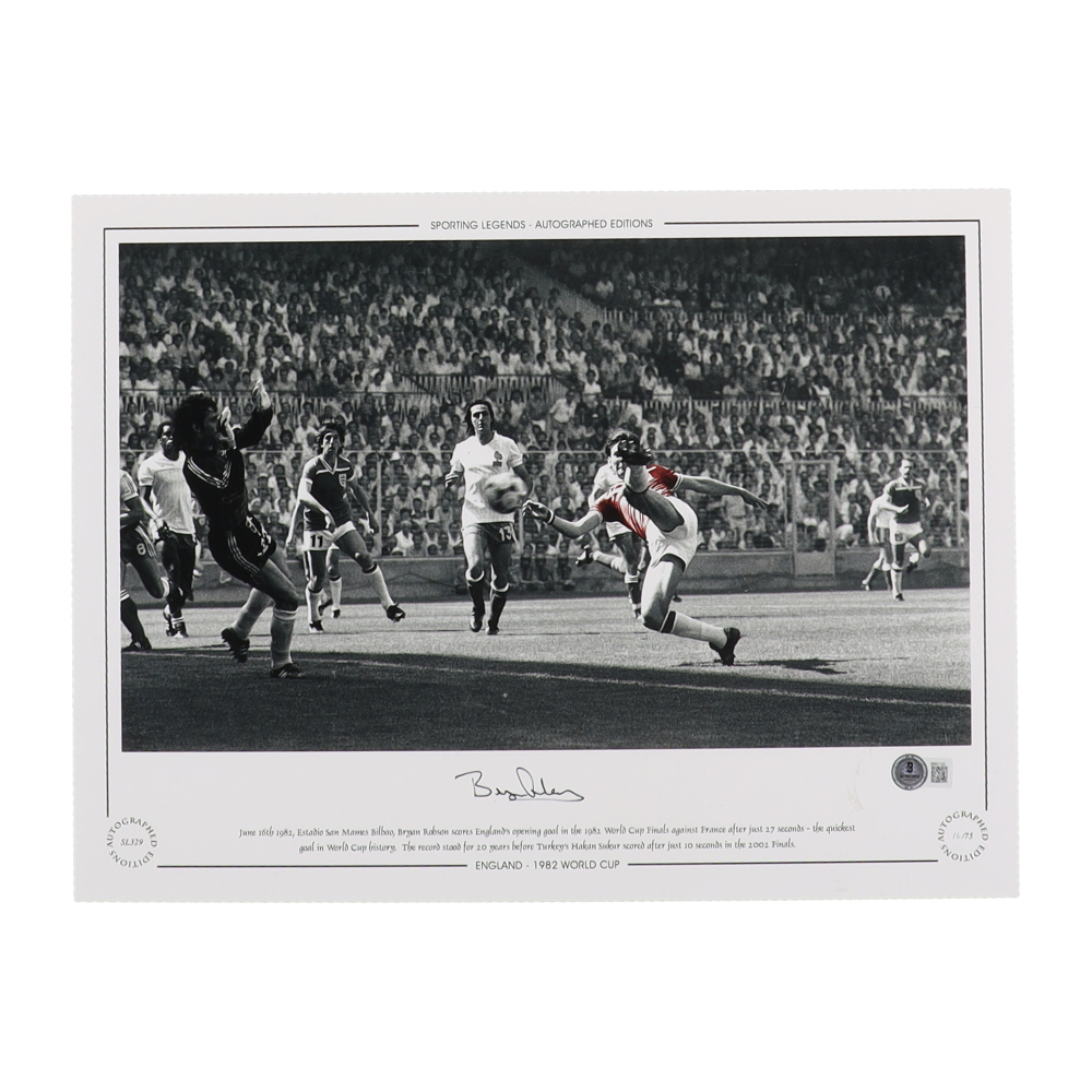 Bryan Robson Signed Team England 12x16 Photo (Beckett) | Pristine Auction