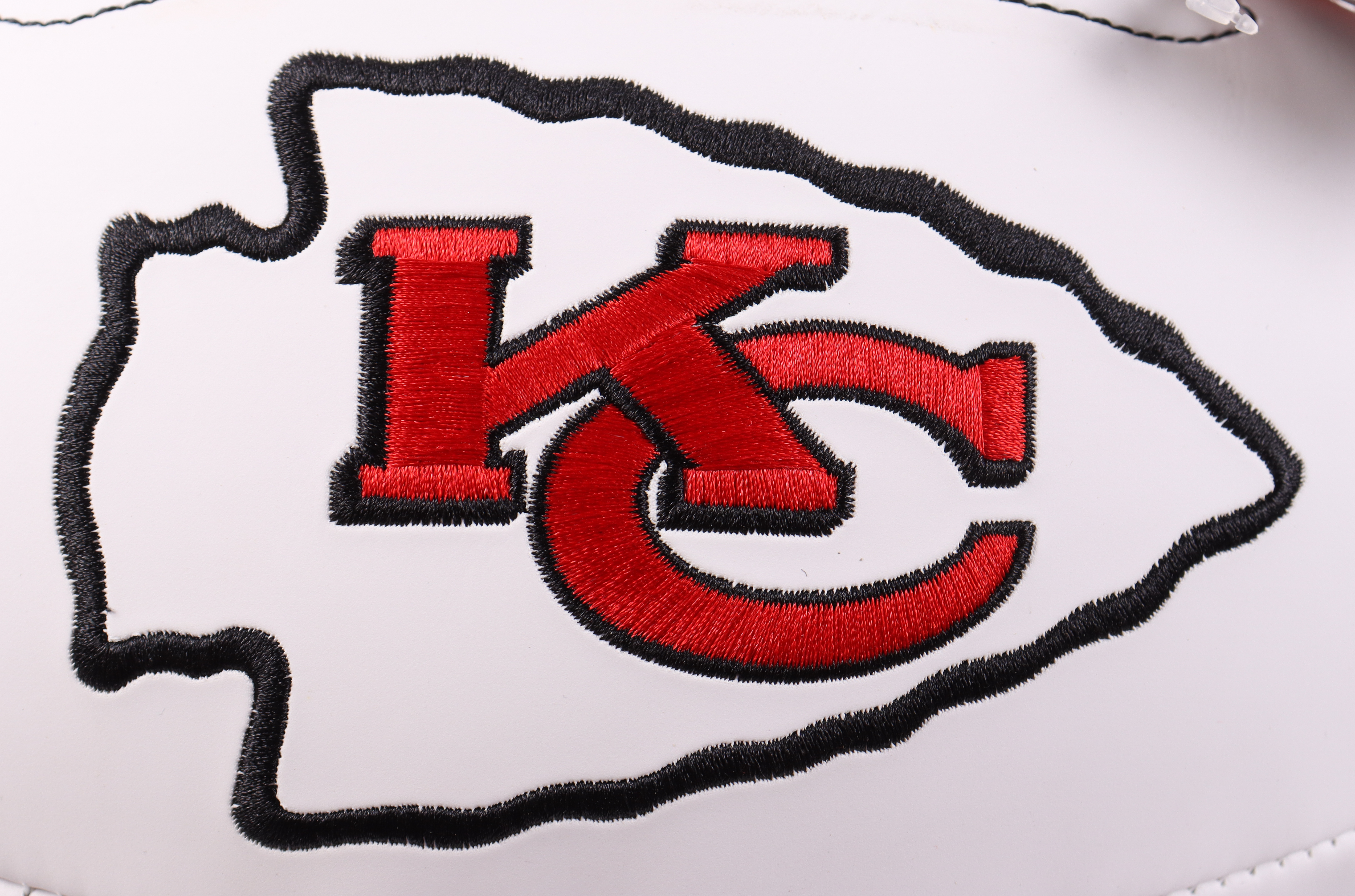 Patrick Mahomes II Signed Chiefs Logo Football (Beckett) (See ...