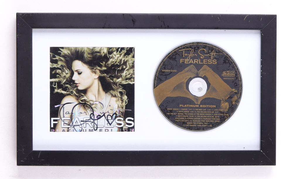 Taylor Swift Signed Custom Framed "Fearless" CD Booklet Display ...