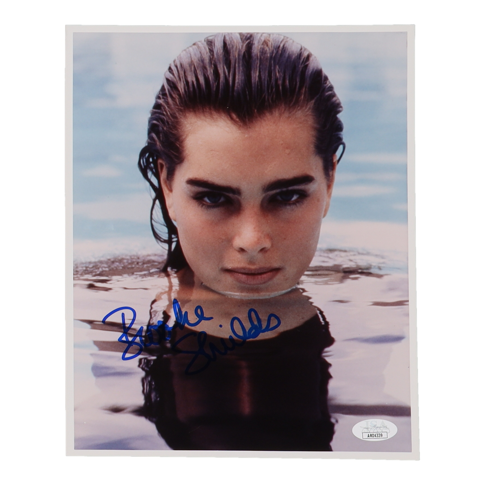 Brooke Shields Signed 8x10 Photo (JSA) | Pristine Auction