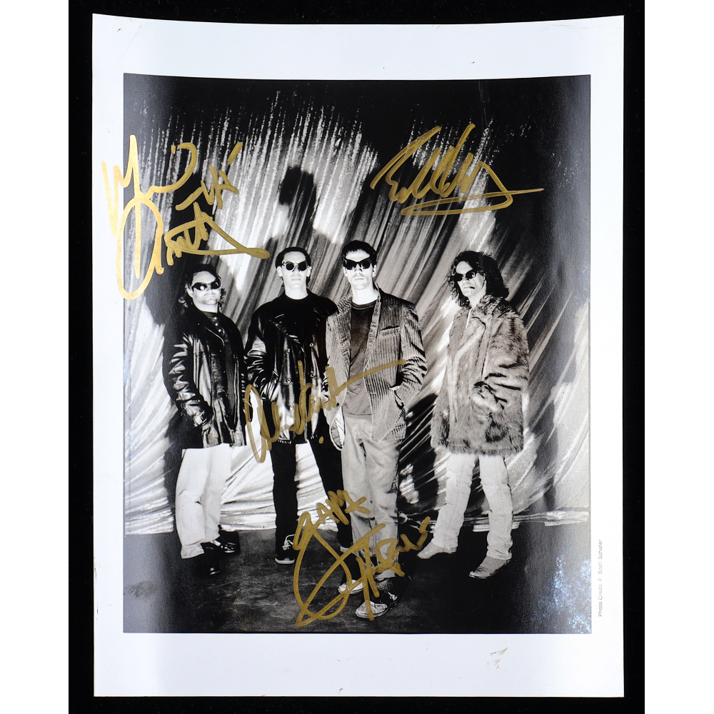 Van Halen 8x10 Photo Signed by (4) with Eddie Van Halen, Alex Van Halen ...