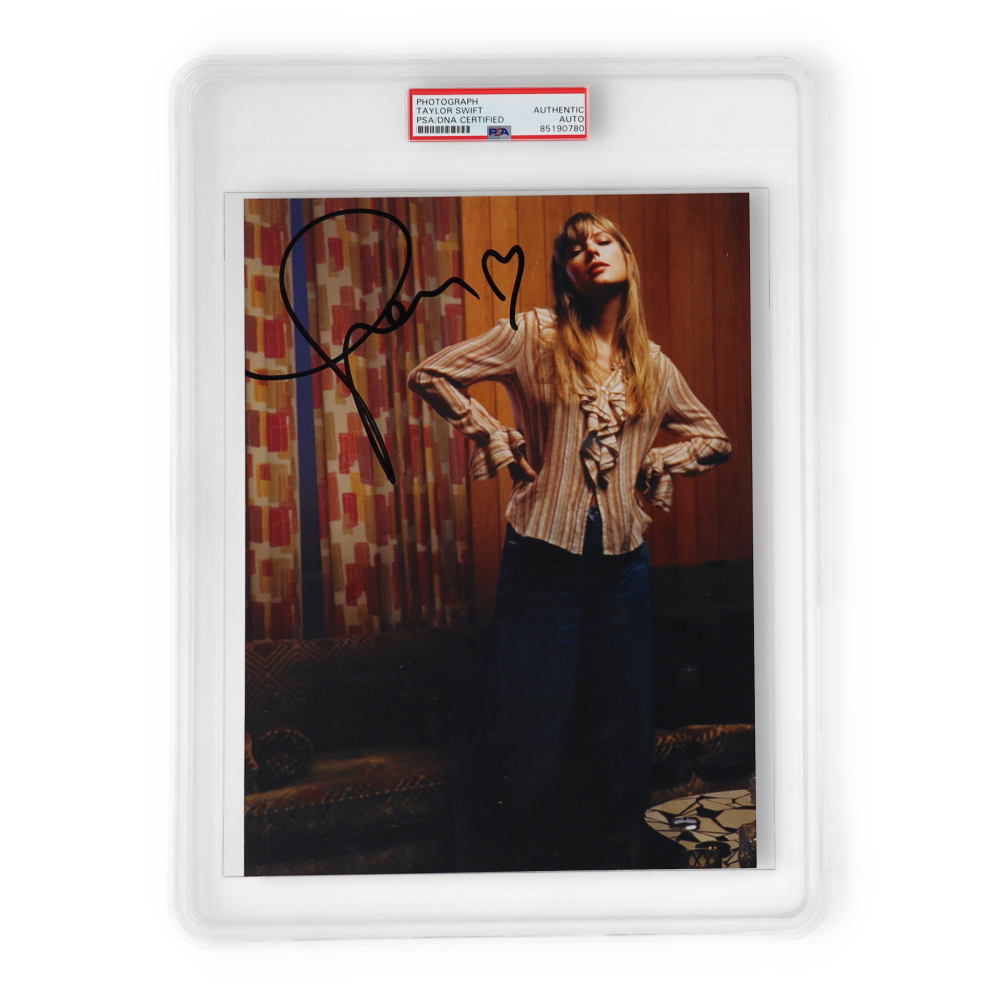 Taylor Swift Signed 8x10 Photo (PSA) | Pristine Auction