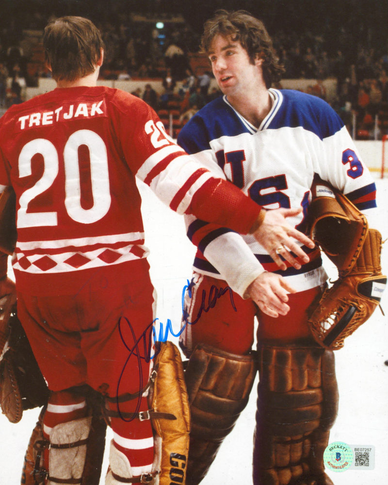 Jim Craig Signed Team USA 8x10 Photo (Beckett) | Pristine Auction
