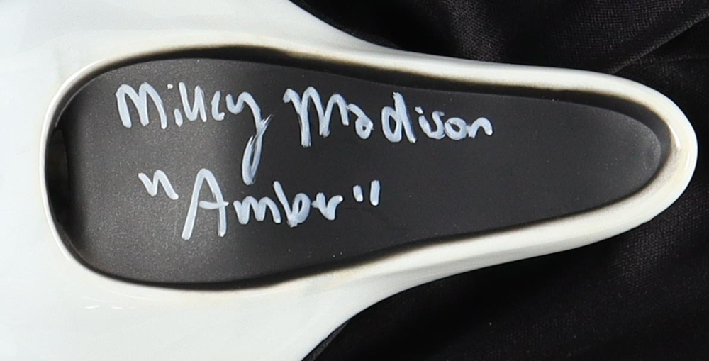 Mikey Madison Signed "Scream" Ghostface Mask Inscribed "Amber" (Beckett ...