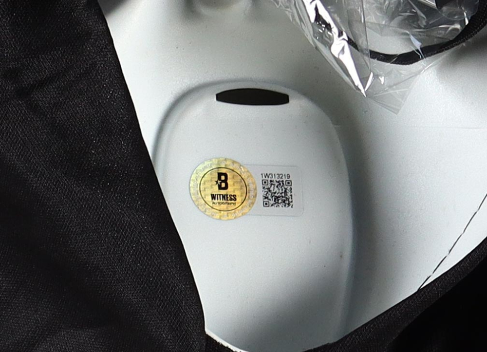 Mikey Madison Signed "Scream" Ghostface Mask Inscribed "Amber" (Beckett ...