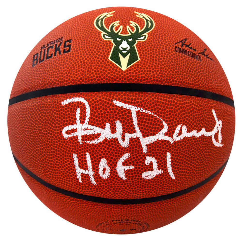 Bob Dandridge Signed Bucks Logo Basketball Inscribed "HOF 21" (Schwartz ...