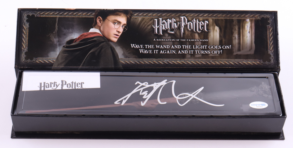 Daniel Radcliffe Signed "Harry Potter" Wand With Original Box ...