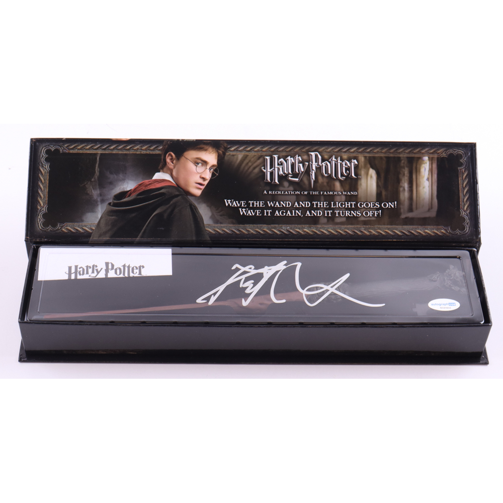 Daniel Radcliffe Signed "Harry Potter" Wand With Original Box ...
