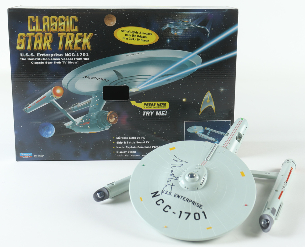 William Shatner Signed 2022 Playmates Toys Classic Star Trek "U.S.S ...