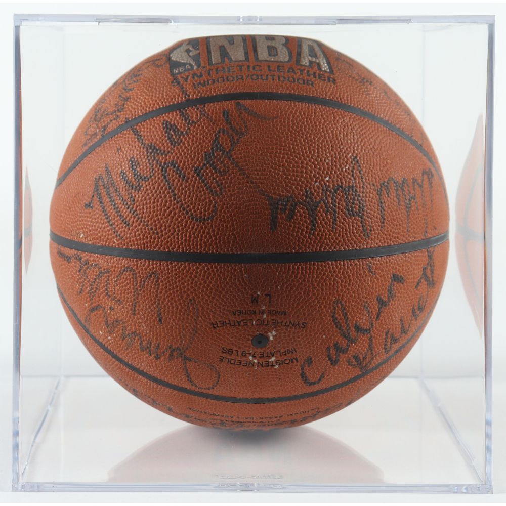 1983 Lakers NBA Basketball Team-Signed By (13) with Magic Johnson ...
