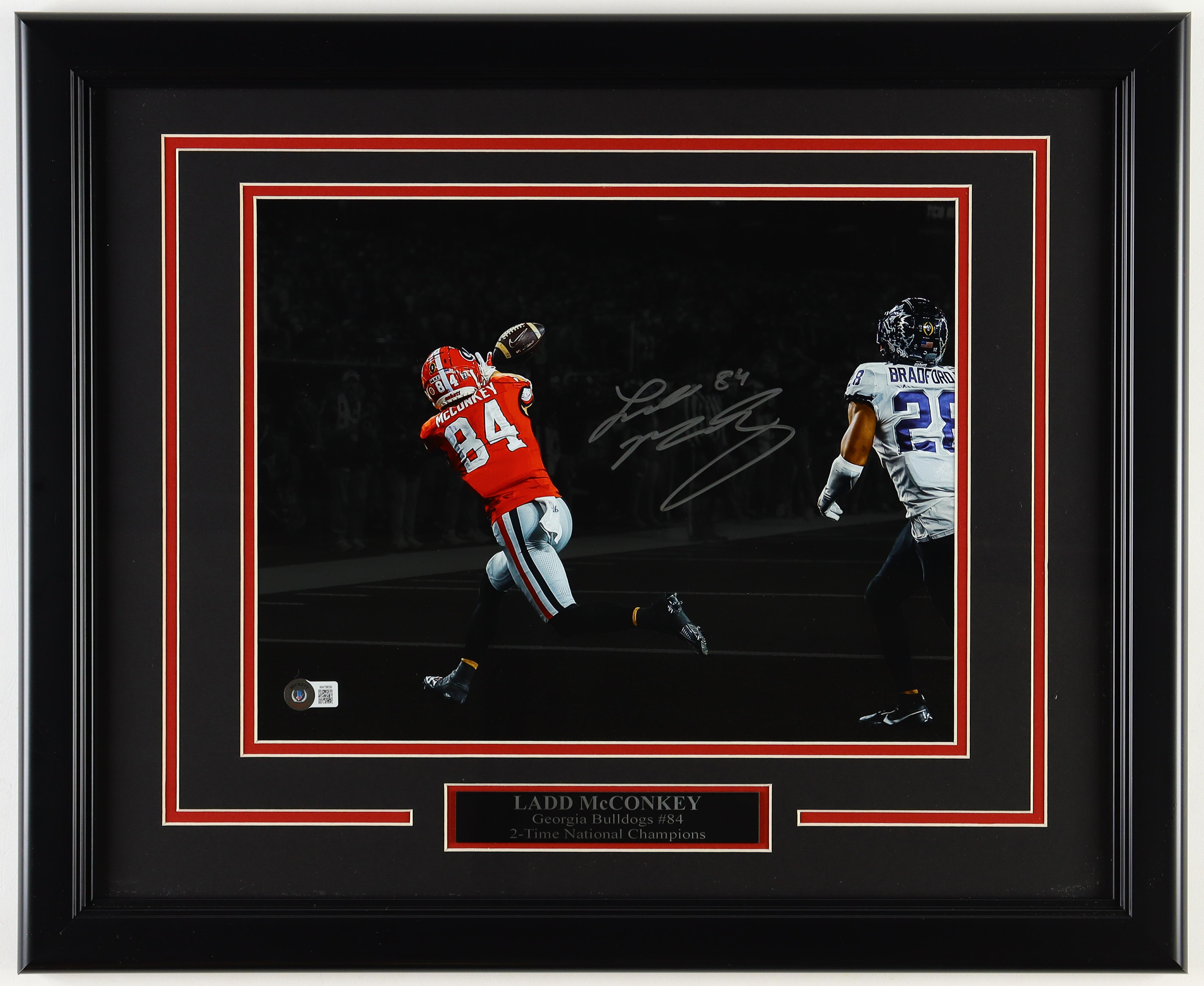 Ladd McConkey Signed Georgia Bulldogs Custom Framed Photo (Beckett ...