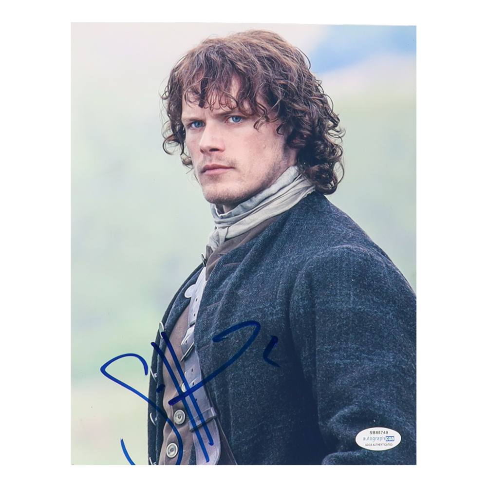 Sam Heughan Signed "Outlander" 8x10 Photo (ACOA) | Pristine Auction