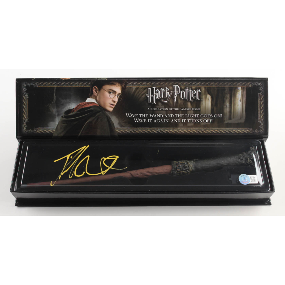 Daniel Radcliffe Signed "Harry Potter" Wand With Original Box (Beckett ...
