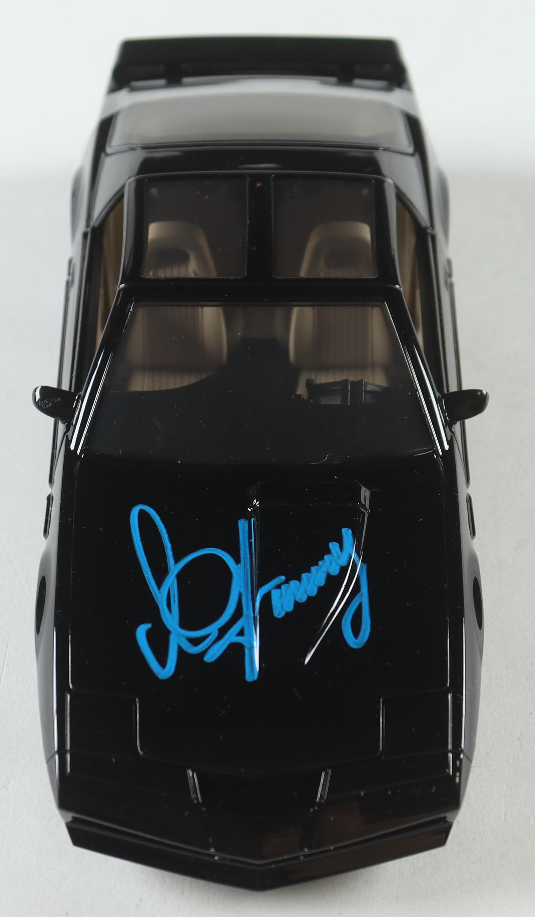 David Hasselhoff Signed "Knight Rider" 1:24 Diecast Car (Beckett ...